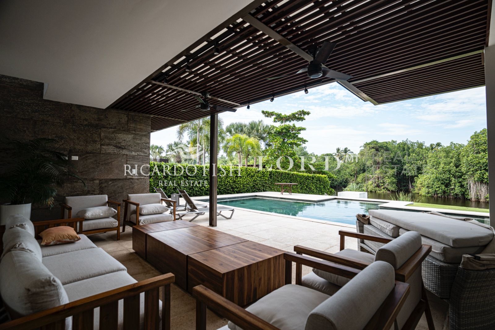 LMT Guatemala - Marina del Sur 2 - Escuintla USD $1,300,000